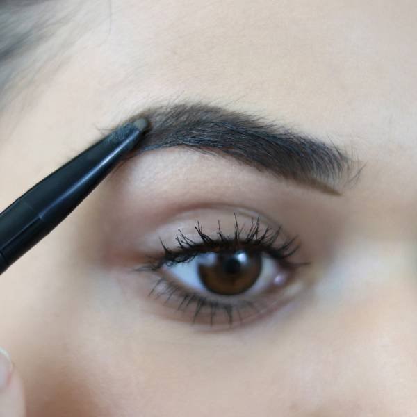 how to get sharp eyebrows