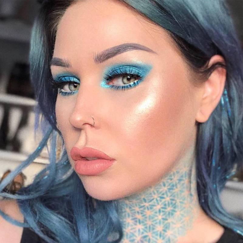 blue eye makeup tips