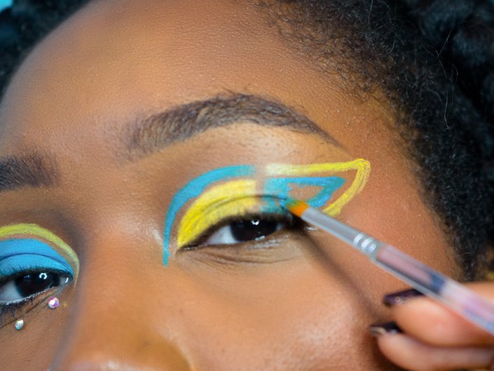 Aniyah Smith’s Mismatched Eyeshadow Tutorial | Makeup.com