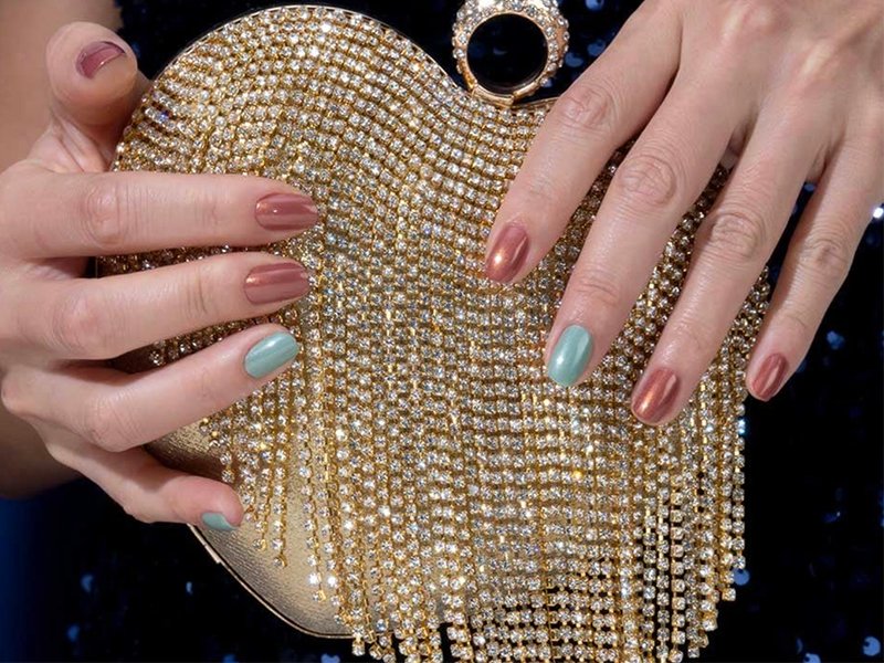 12 Metallic Nail Ideas for Your Next Manicure | Makeup.com