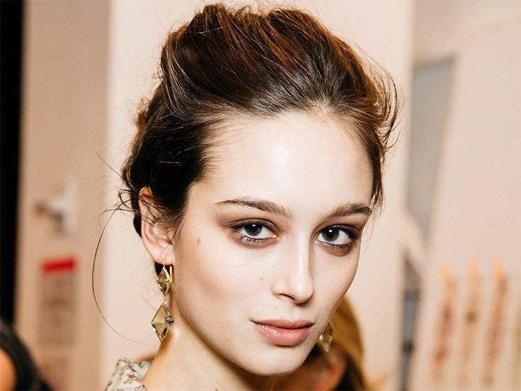 The Best Humidity Fighting Hairstyles | Makeup.com | Makeup.com