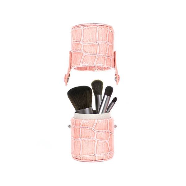 Best Travel-Friendly Makeup Brush Sets | Makeup.com Best Travel-Friendly Makeup Brush Sets | Makeup.com